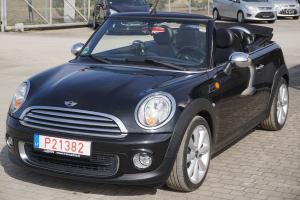 Melns MINI One 2011 Kvietiniai, ar dzinēja tilpumu 1.60 L un nobraukumu 181 tūkst. km par 3700 €, foto  vietnē AUTOMOTO.COM.LV