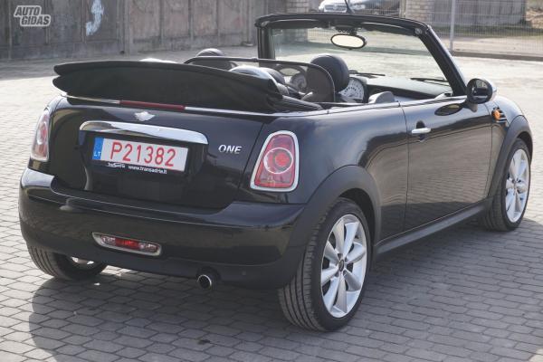 Melns MINI One 2011 Kvietiniai, ar dzinēja tilpumu 1.60 L un nobraukumu 181 tūkst. km par 3700 €, foto 5 vietnē AUTOMOTO.COM.LV
