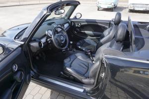 Melns MINI One 2011 Kvietiniai, ar dzinēja tilpumu 1.60 L un nobraukumu 181 tūkst. km par 3700 €, foto 9 vietnē AUTOMOTO.COM.LV