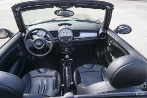 Melns MINI One 2011 Kvietiniai, ar dzinēja tilpumu 1.60 L un nobraukumu 181 tūkst. km par 3700 €, foto 13 vietnē AUTOMOTO.COM.LV