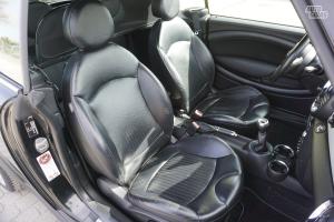 Melns MINI One 2011 Kvietiniai, ar dzinēja tilpumu 1.60 L un nobraukumu 181 tūkst. km par 3700 €, foto 19 vietnē AUTOMOTO.COM.LV