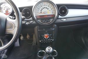 Melns MINI One 2011 Kvietiniai, ar dzinēja tilpumu 1.60 L un nobraukumu 181 tūkst. km par 3700 €, foto 20 vietnē AUTOMOTO.COM.LV