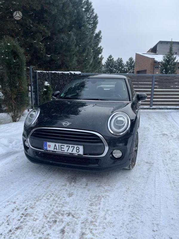 Black MINI One 2018 in Kaunas, with an engine capacity of 1.50 L and mileage of 75 thousand km for 8800 €, photo 1 on AUTOMOTO.COM.LV