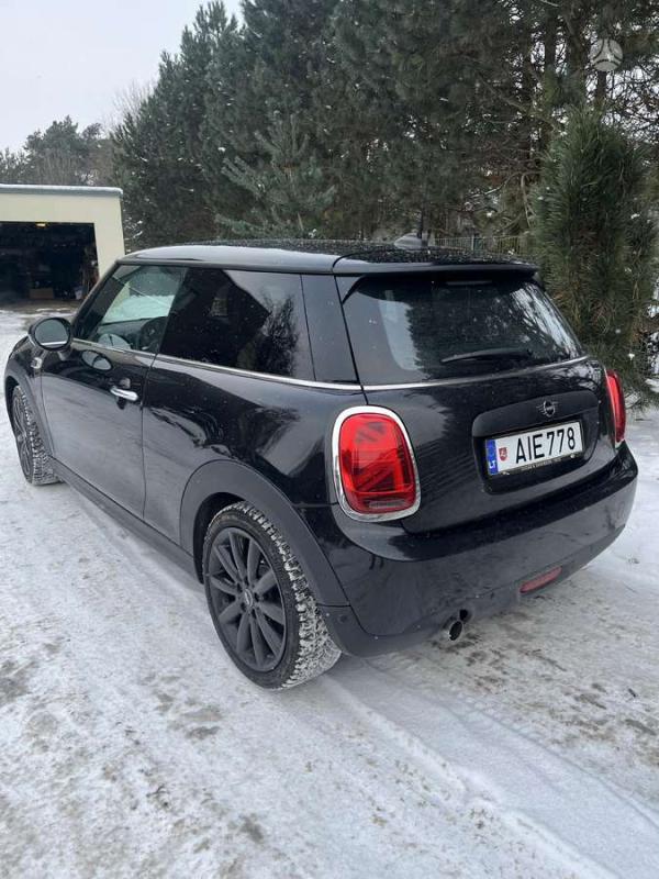 Black MINI One 2018 in Kaunas, with an engine capacity of 1.50 L and mileage of 75 thousand km for 8800 €, photo 2 on AUTOMOTO.COM.LV