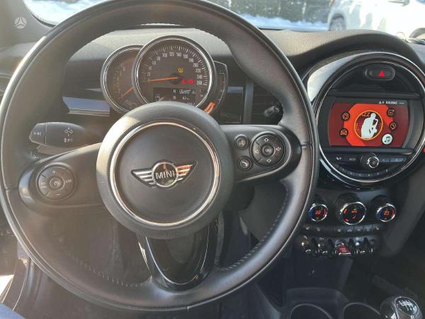 Black MINI One 2018 in Kaunas, with an engine capacity of 1.50 L and mileage of 75 thousand km for 8800 €, photo 3 on AUTOMOTO.COM.LV