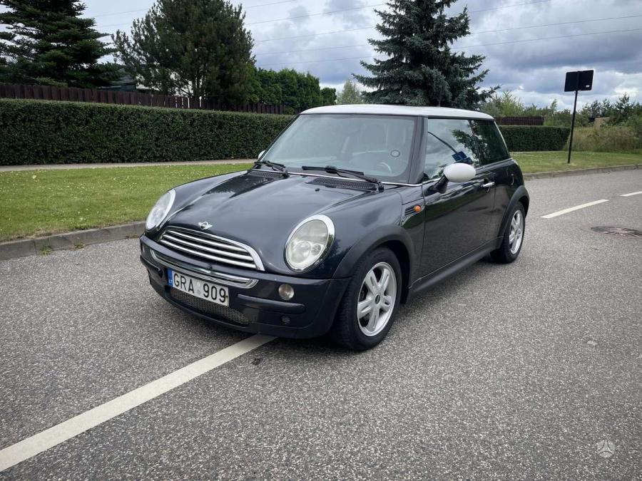 Melns MINI One 2005 Viļņa, ar dzinēja tilpumu 1.40 L un nobraukumu 292 tūkst. km par 1500 €, foto 3 vietnē AUTOMOTO.COM.LV