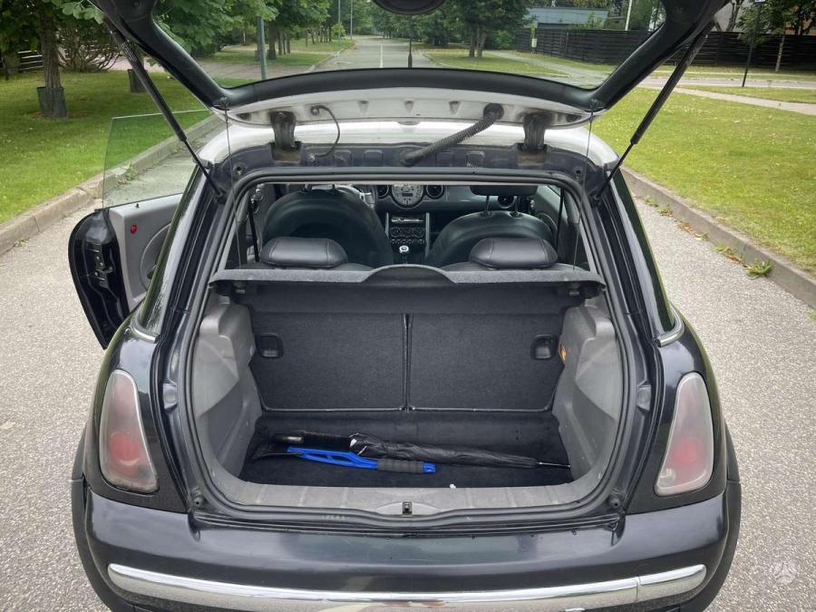 Melns MINI One 2005 Viļņa, ar dzinēja tilpumu 1.40 L un nobraukumu 292 tūkst. km par 1500 €, foto 11 vietnē AUTOMOTO.COM.LV