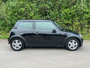 Black MINI One 2005 in Riga, with an engine capacity of 1.60 L and mileage of 0 thousand km for 1999 €, photo 7 on AUTOMOTO.COM.LV