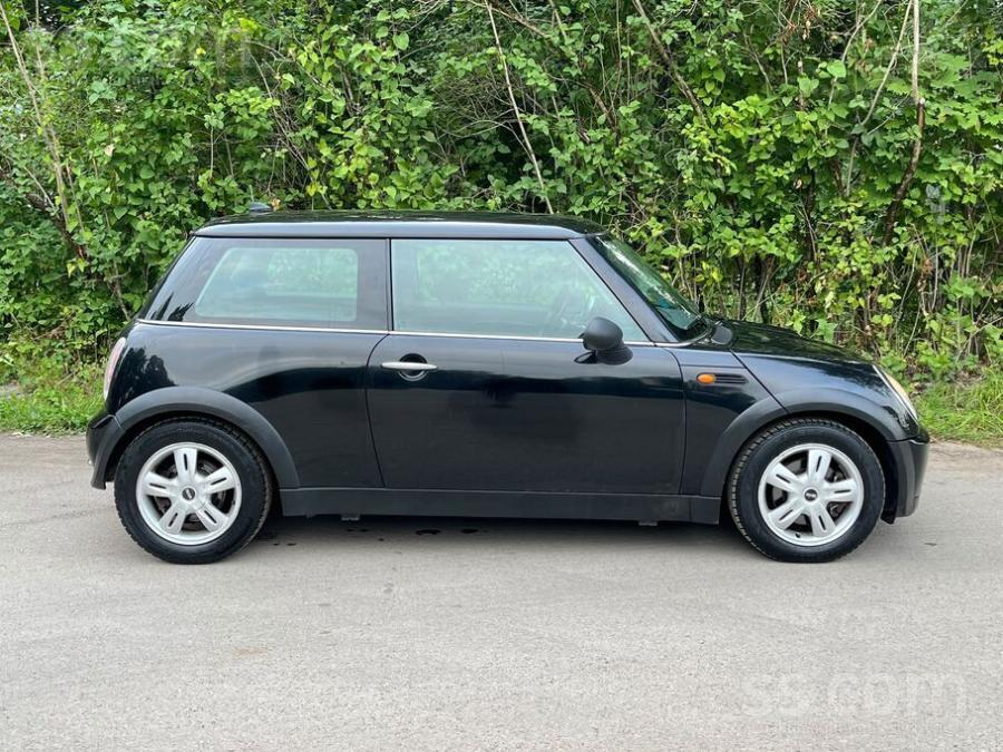 Black MINI One 2005 in Riga, with an engine capacity of 1.60 L and mileage of 0 thousand km for 1999 €, photo 7 on AUTOMOTO.COM.LV