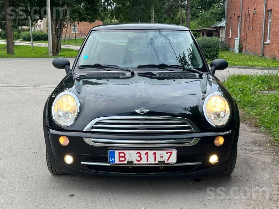Black MINI One 2005 in Riga, with an engine capacity of 1.60 L and mileage of 0 thousand km for 1999 €, photo 9 on AUTOMOTO.COM.LV
