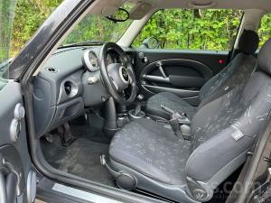 Black MINI One 2005 in Riga, with an engine capacity of 1.60 L and mileage of 0 thousand km for 1999 €, photo 10 on AUTOMOTO.COM.LV