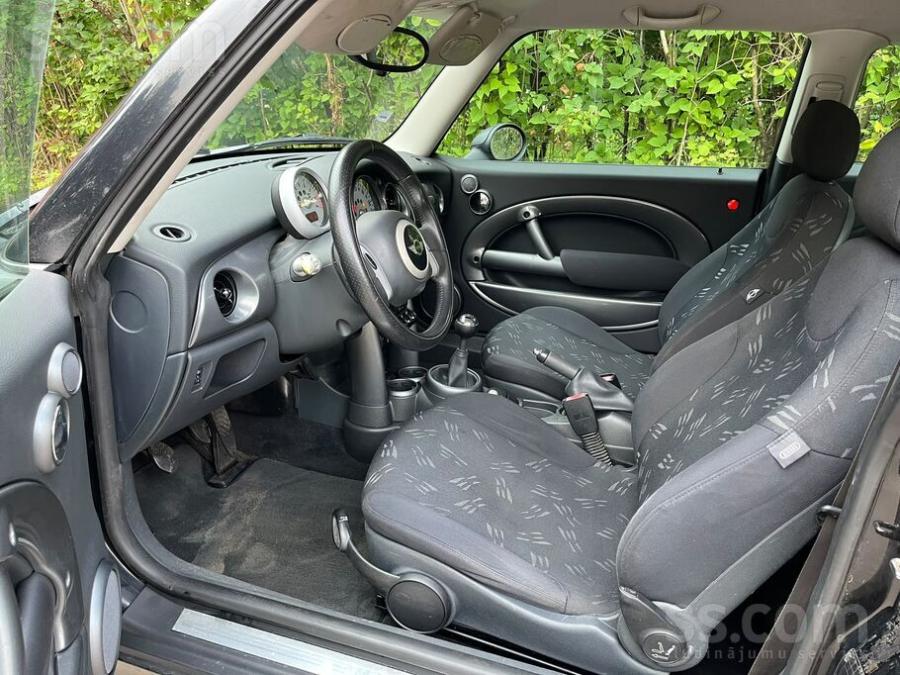 Black MINI One 2005 in Riga, with an engine capacity of 1.60 L and mileage of 0 thousand km for 1999 €, photo 10 on AUTOMOTO.COM.LV
