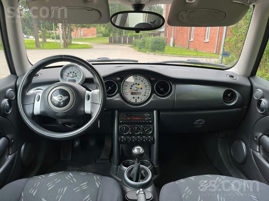 Black MINI One 2005 in Riga, with an engine capacity of 1.60 L and mileage of 0 thousand km for 1999 €, photo 11 on AUTOMOTO.COM.LV