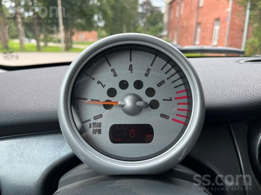Melns MINI One 2005 Rīga, ar dzinēja tilpumu 1.60 L un nobraukumu 0 tūkst. km par 1999 €, foto 14 vietnē AUTOMOTO.COM.LV
