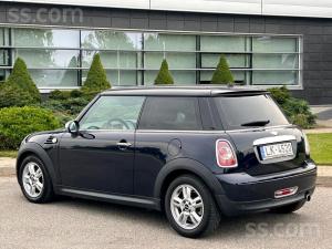 Black MINI One 2013 in Riga, with an engine capacity of 1.60 L and mileage of 252 thousand km for 3790 €, photo 6 on AUTOMOTO.COM.LV