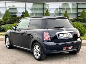 Black MINI One 2013 in Riga, with an engine capacity of 1.60 L and mileage of 252 thousand km for 3790 €, photo 7 on AUTOMOTO.COM.LV