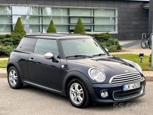 Black MINI One 2013 in Riga, with an engine capacity of 1.60 L and mileage of 252 thousand km for 3790 €, photo 8 on AUTOMOTO.COM.LV