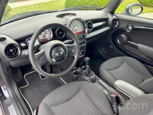 Black MINI One 2013 in Riga, with an engine capacity of 1.60 L and mileage of 252 thousand km for 3790 €, photo 14 on AUTOMOTO.COM.LV
