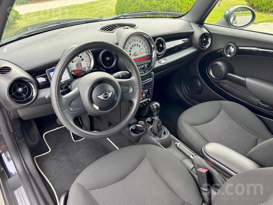Black MINI One 2013 in Riga, with an engine capacity of 1.60 L and mileage of 252 thousand km for 3790 €, photo 14 on AUTOMOTO.COM.LV