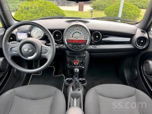 Black MINI One 2013 in Riga, with an engine capacity of 1.60 L and mileage of 252 thousand km for 3790 €, photo 16 on AUTOMOTO.COM.LV