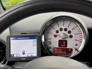 Black MINI One 2013 in Riga, with an engine capacity of 1.60 L and mileage of 252 thousand km for 3790 €, photo 19 on AUTOMOTO.COM.LV