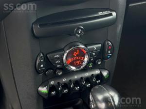 Black MINI One 2013 in Riga, with an engine capacity of 1.60 L and mileage of 252 thousand km for 3790 €, photo 20 on AUTOMOTO.COM.LV