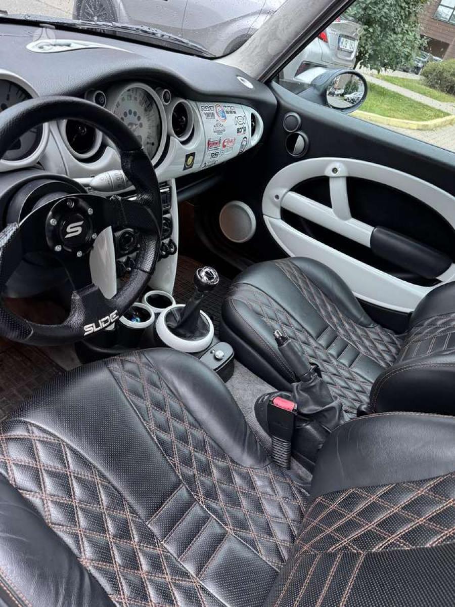 Melns MINI One 2002 Viļņa, ar dzinēja tilpumu 1.60 L un nobraukumu 261 tūkst. km par 1600 €, foto 5 vietnē AUTOMOTO.COM.LV