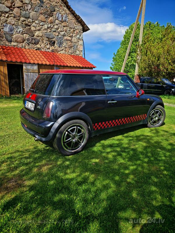 Black MINI One 2005 in Tallinn, with an engine capacity of 1.60 L and mileage of 218 thousand km for 1290 €, photo 3 on AUTOMOTO.COM.LV