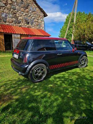 Black MINI One 2005 in Tallinn, with an engine capacity of 1.60 L and mileage of 218 thousand km for 1290 €, photo 4 on AUTOMOTO.COM.LV