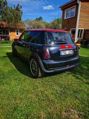 Black MINI One 2005 in Tallinn, with an engine capacity of 1.60 L and mileage of 218 thousand km for 1290 €, photo 5 on AUTOMOTO.COM.LV