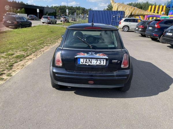 Black MINI One 2006 in Vilnius, with an engine capacity of 1.40 L and mileage of 250 thousand km for 1500 €, photo 3 on AUTOMOTO.COM.LV