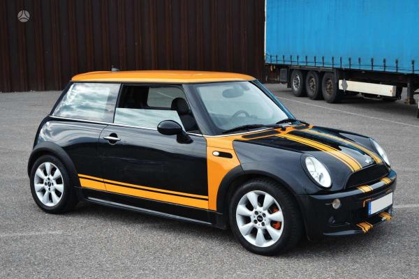 Black MINI One 2007 in Kaunas, with an engine capacity of 1.60 L and mileage of 238 thousand km for 1800 €, photo 3 on AUTOMOTO.COM.LV