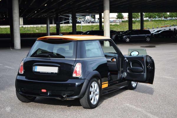 Black MINI One 2007 in Kaunas, with an engine capacity of 1.60 L and mileage of 238 thousand km for 1800 €, photo 4 on AUTOMOTO.COM.LV