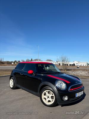 Melns MINI One 2009 Tallina, ar dzinēja tilpumu 1.40 L un nobraukumu 120 tūkst. km par 5000 €, foto  vietnē AUTOMOTO.COM.LV