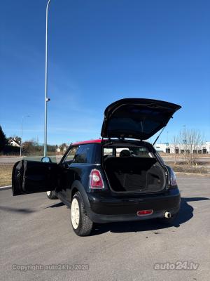 Melns MINI One 2009 Tallina, ar dzinēja tilpumu 1.40 L un nobraukumu 120 tūkst. km par 5000 €, foto 4 vietnē AUTOMOTO.COM.LV