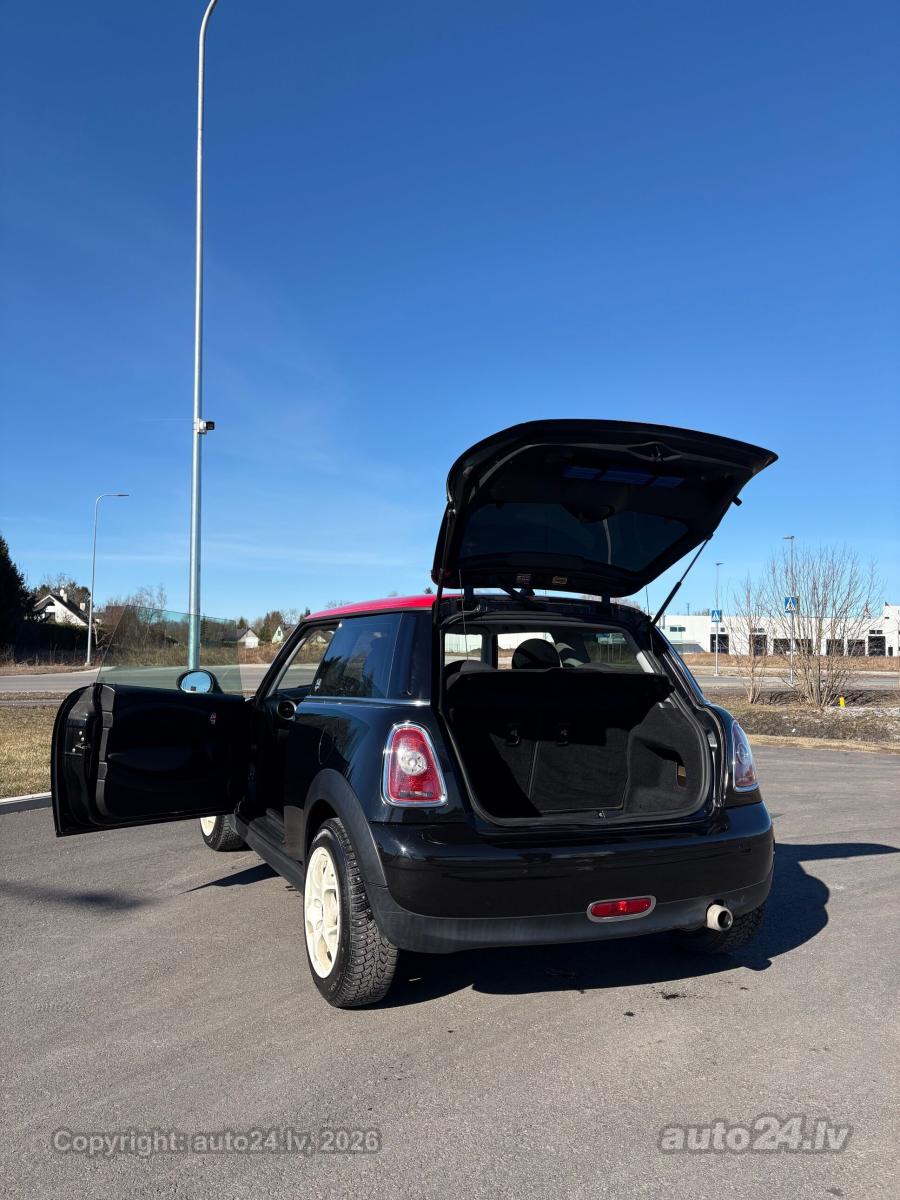 Melns MINI One 2009 Tallina, ar dzinēja tilpumu 1.40 L un nobraukumu 120 tūkst. km par 5000 €, foto 4 vietnē AUTOMOTO.COM.LV