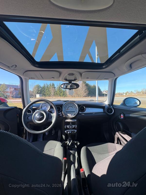 Black MINI One 2009 in Tallinn, with an engine capacity of 1.40 L and mileage of 120 thousand km for 5000 €, photo 7 on AUTOMOTO.COM.LV