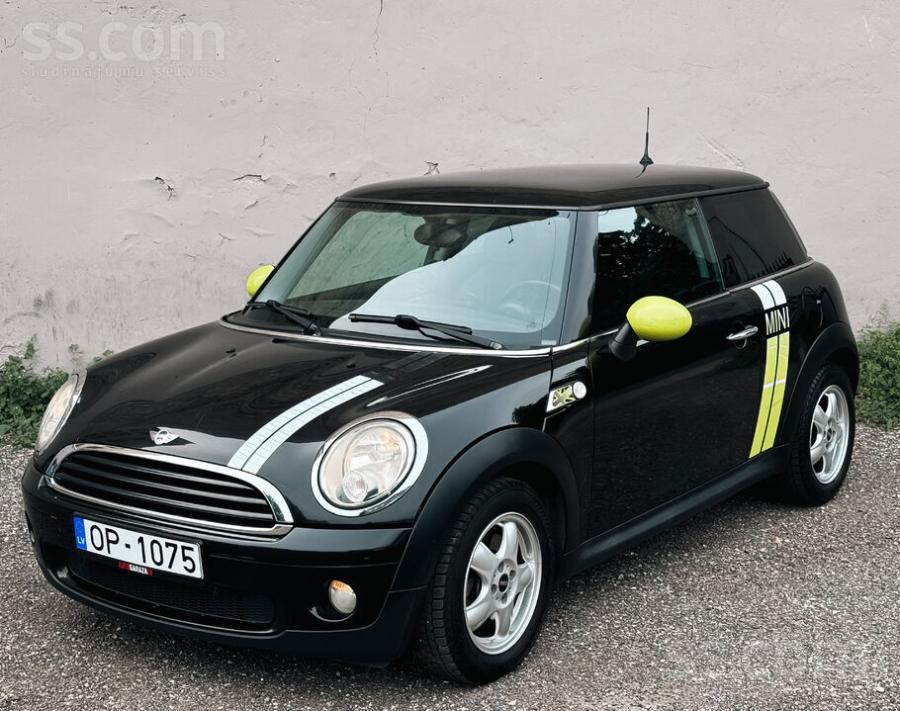 Black MINI One 2009 in Riga, with an engine capacity of 1.40 L and mileage of 222 thousand km for 2590 €, photo 1 on AUTOMOTO.COM.LV