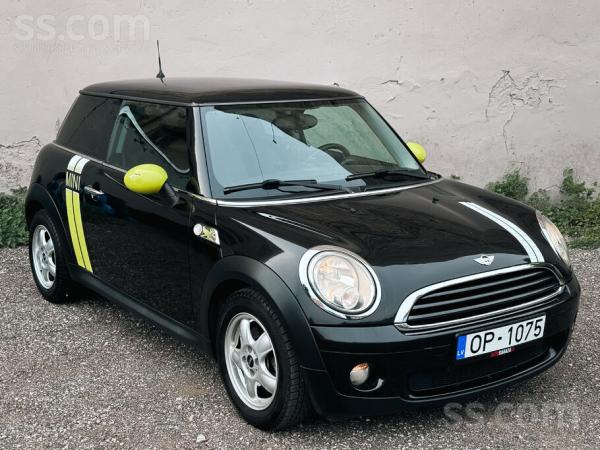 Melns MINI One 2009 Rīga, ar dzinēja tilpumu 1.40 L un nobraukumu 222 tūkst. km par 2590 €, foto 3 vietnē AUTOMOTO.COM.LV