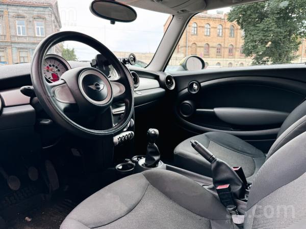 Melns MINI One 2009 Rīga, ar dzinēja tilpumu 1.40 L un nobraukumu 222 tūkst. km par 2590 €, foto 8 vietnē AUTOMOTO.COM.LV