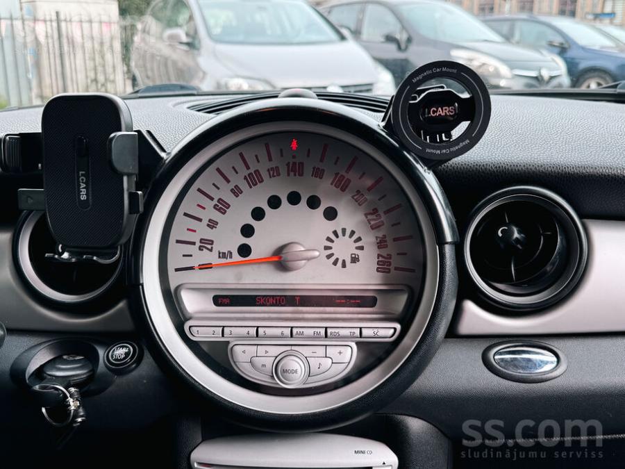 Black MINI One 2009 in Riga, with an engine capacity of 1.40 L and mileage of 222 thousand km for 2590 €, photo 10 on AUTOMOTO.COM.LV