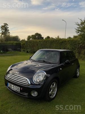 Black MINI One 2009 in Riga, with an engine capacity of 1.40 L and mileage of 122 thousand km for 3000 €, photo  on AUTOMOTO.COM.LV