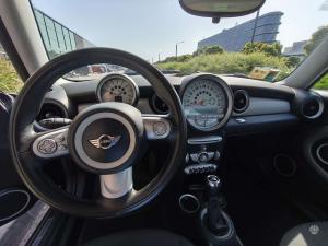 Black MINI One 2009 in Vilnius, with an engine capacity of 1.40 L and mileage of 193 thousand km for 3850 €, photo 9 on AUTOMOTO.COM.LV