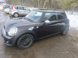 Black MINI One 2011 in Tallinn, with an engine capacity of 1.60 L and mileage of 188 thousand km for 7150 €, photo 6 on AUTOMOTO.COM.LV