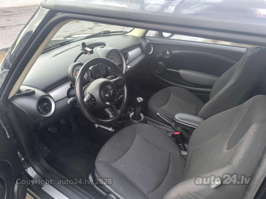 Black MINI One 2011 in Tallinn, with an engine capacity of 1.60 L and mileage of 188 thousand km for 7150 €, photo 16 on AUTOMOTO.COM.LV