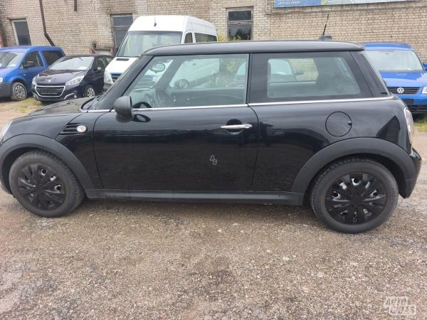 Melns MINI One 2011 Utena, ar dzinēja tilpumu 1.60 L un nobraukumu 92 tūkst. km par 3100 €, foto 3 vietnē AUTOMOTO.COM.LV