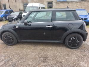 Melns MINI One 2011 Utena, ar dzinēja tilpumu 1.60 L un nobraukumu 92 tūkst. km par 3100 €, foto 4 vietnē AUTOMOTO.COM.LV
