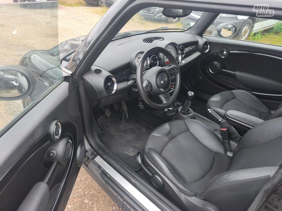 Melns MINI One 2011 Utena, ar dzinēja tilpumu 1.60 L un nobraukumu 92 tūkst. km par 3100 €, foto 12 vietnē AUTOMOTO.COM.LV