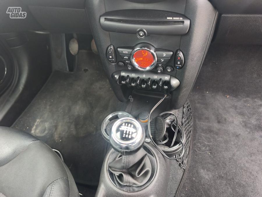 Melns MINI One 2011 Utena, ar dzinēja tilpumu 1.60 L un nobraukumu 92 tūkst. km par 3100 €, foto 17 vietnē AUTOMOTO.COM.LV