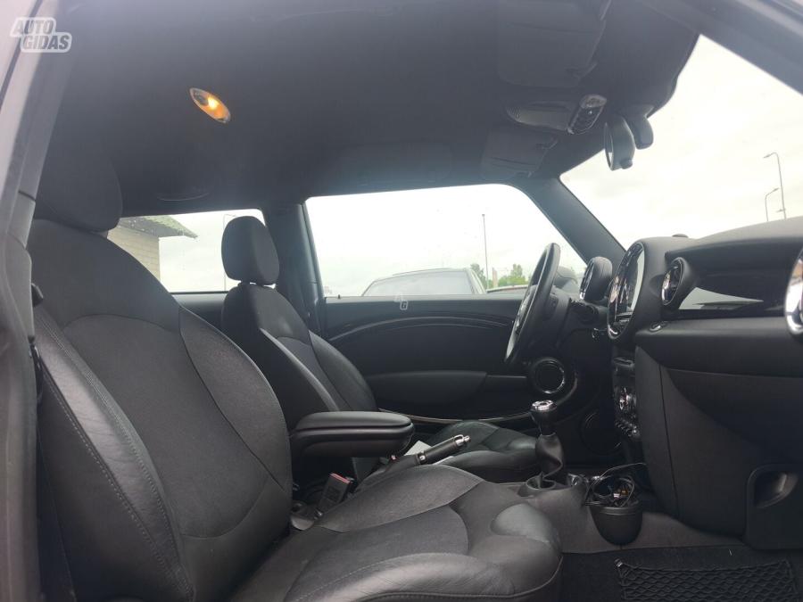 Melns MINI One 2011 Utena, ar dzinēja tilpumu 1.60 L un nobraukumu 92 tūkst. km par 3100 €, foto 18 vietnē AUTOMOTO.COM.LV